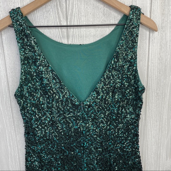 SD Collection | Dresses | Green Sparkly Tight Fitting Dress | Poshmark